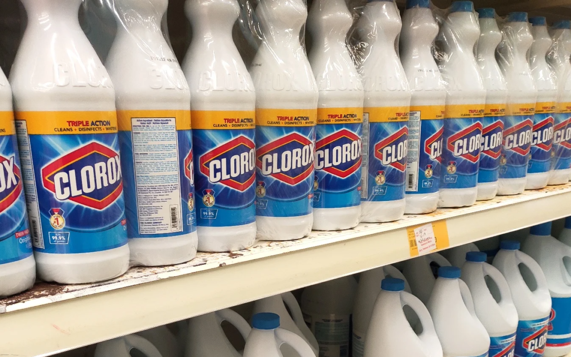 Clorox Bleach in the Pool: How Much You Need & Why to Use (or Not)