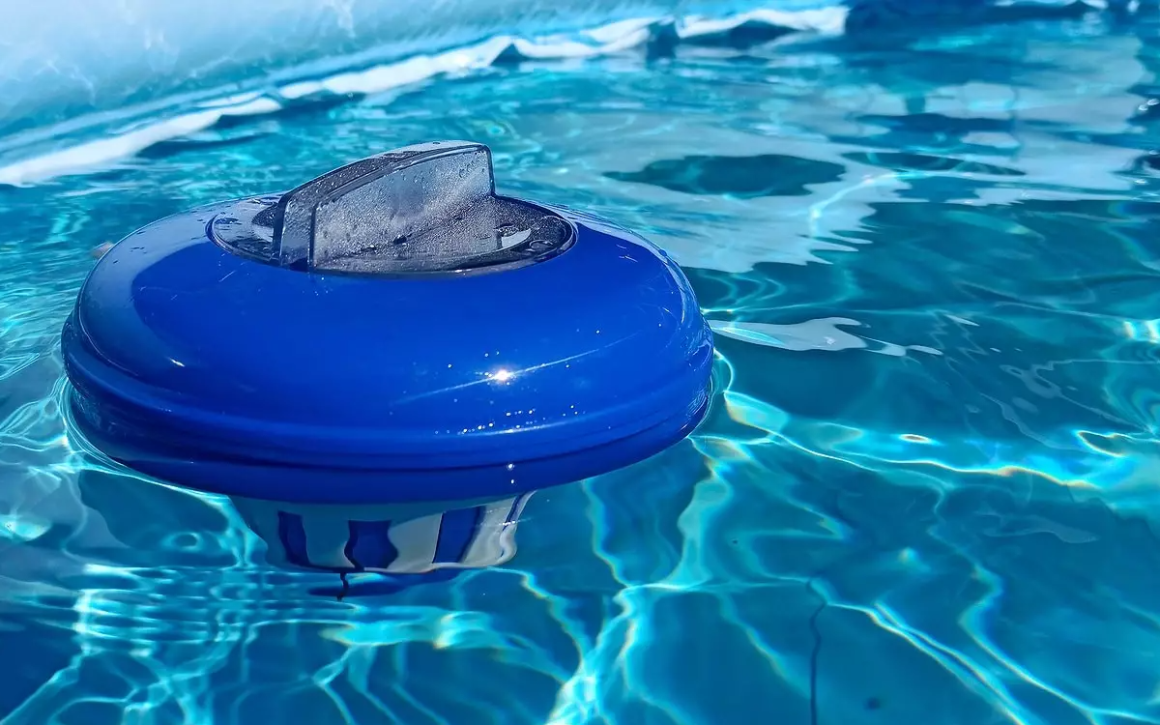 4 Best Chlorinators for Pools | Saltwater, Automatic, Floaters | ByRossi